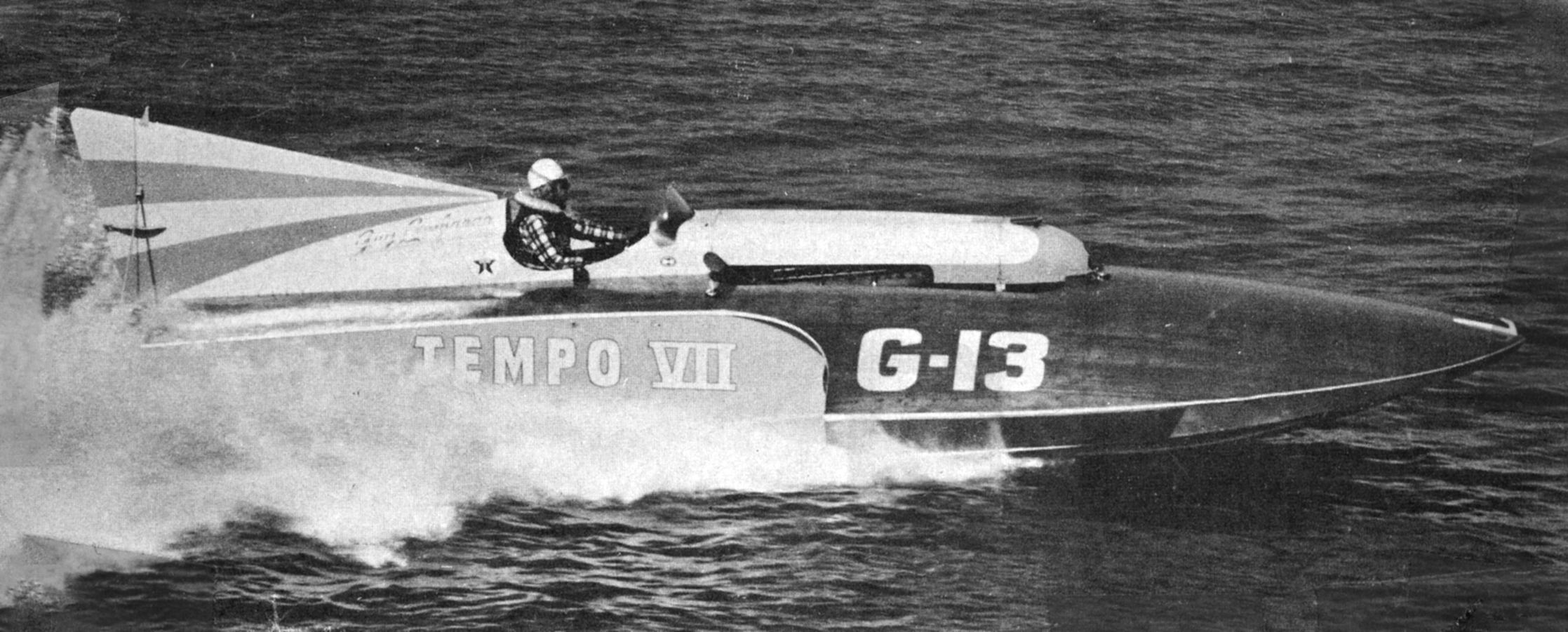 1955 Presidents Cup - Tempo VII Beats Out Miss Pepsi in Regatta